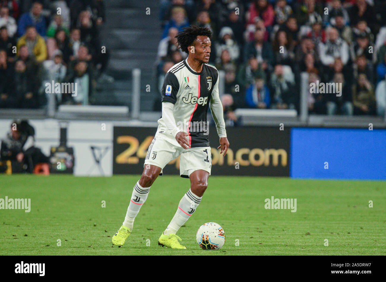 Juan Cuadrado of Juventus in action during the Serie A Football match ...
