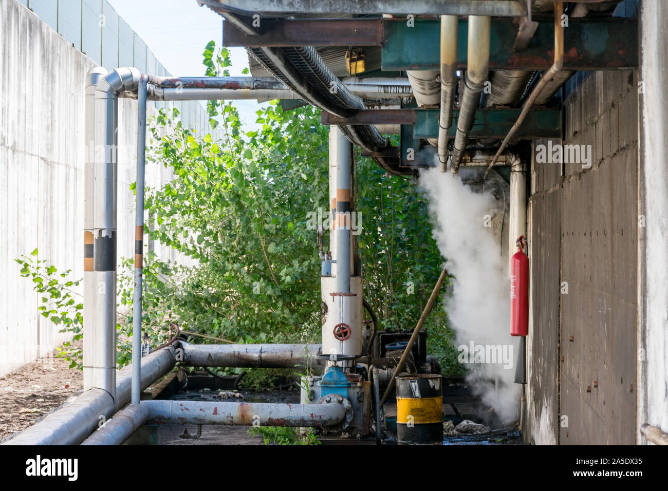 Pressure pipes in a factory Stock Photo - Alamy