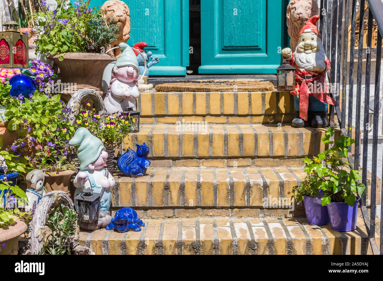 Historic garden gnomes hi-res stock photography and images - Alamy