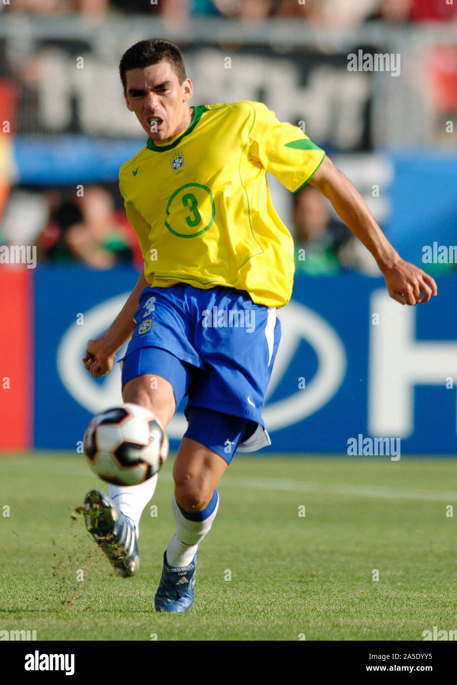 Lucio brazil brazilian soccer football hi-res stock photography and ...