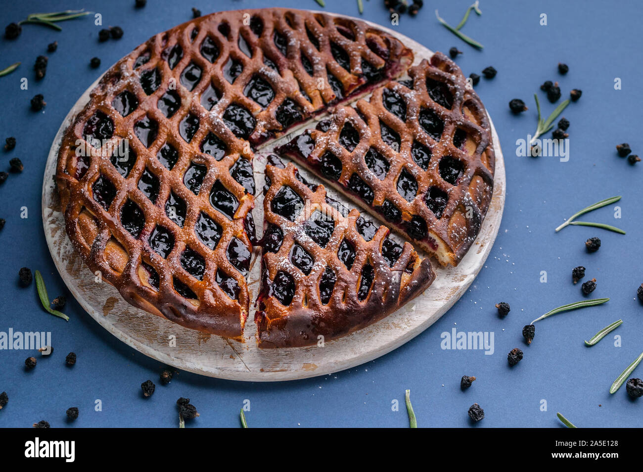 Open cake hi-res stock photography and images - Alamy
