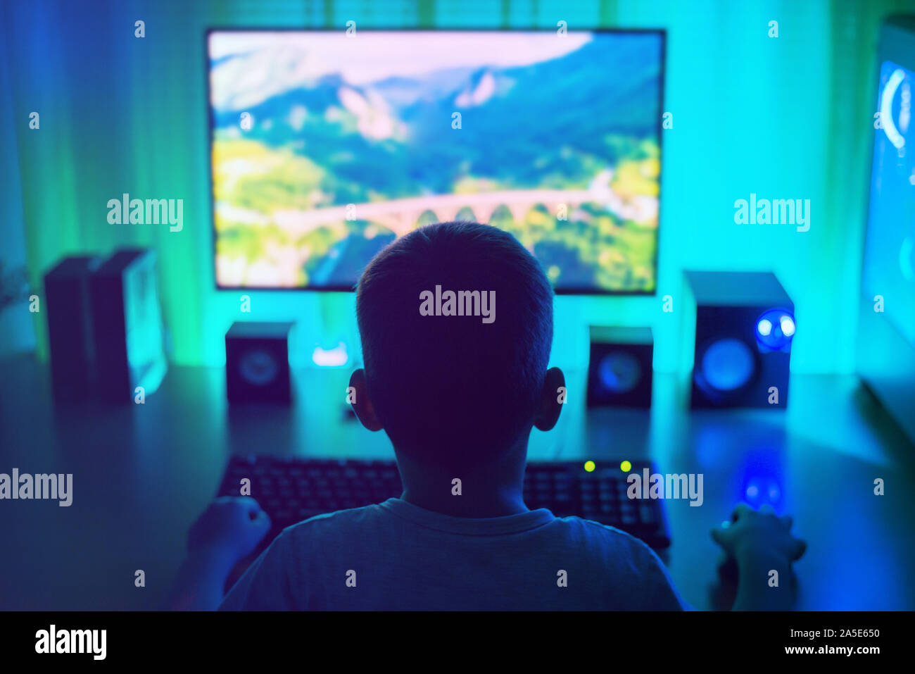 Computer hacker boy hi-res stock photography and images - Alamy