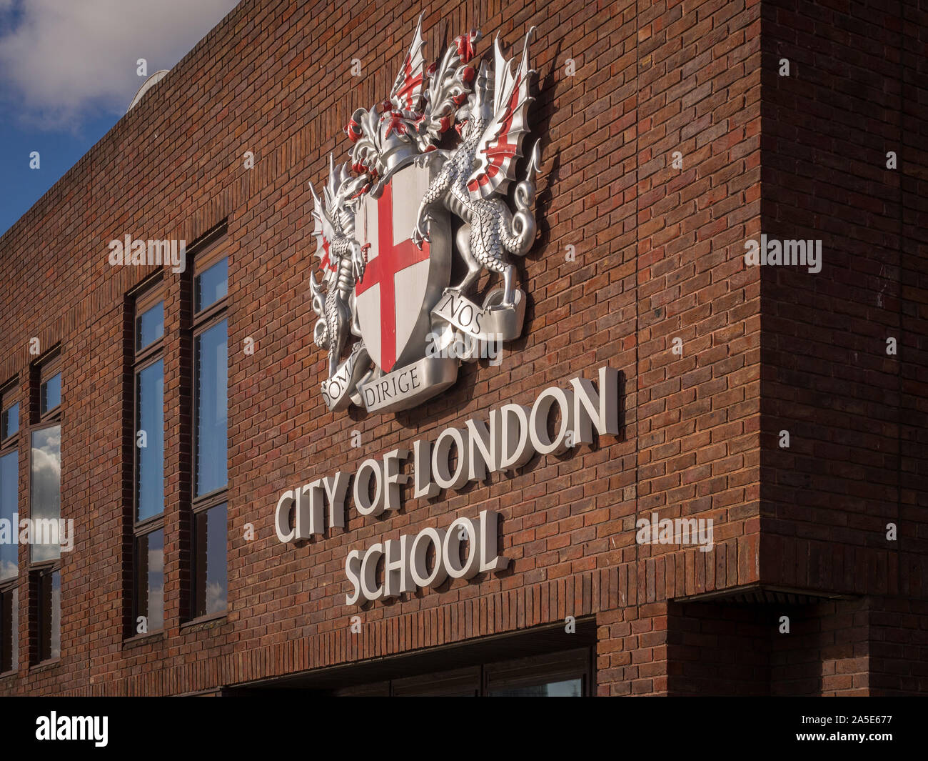 London School Of Economics Crest