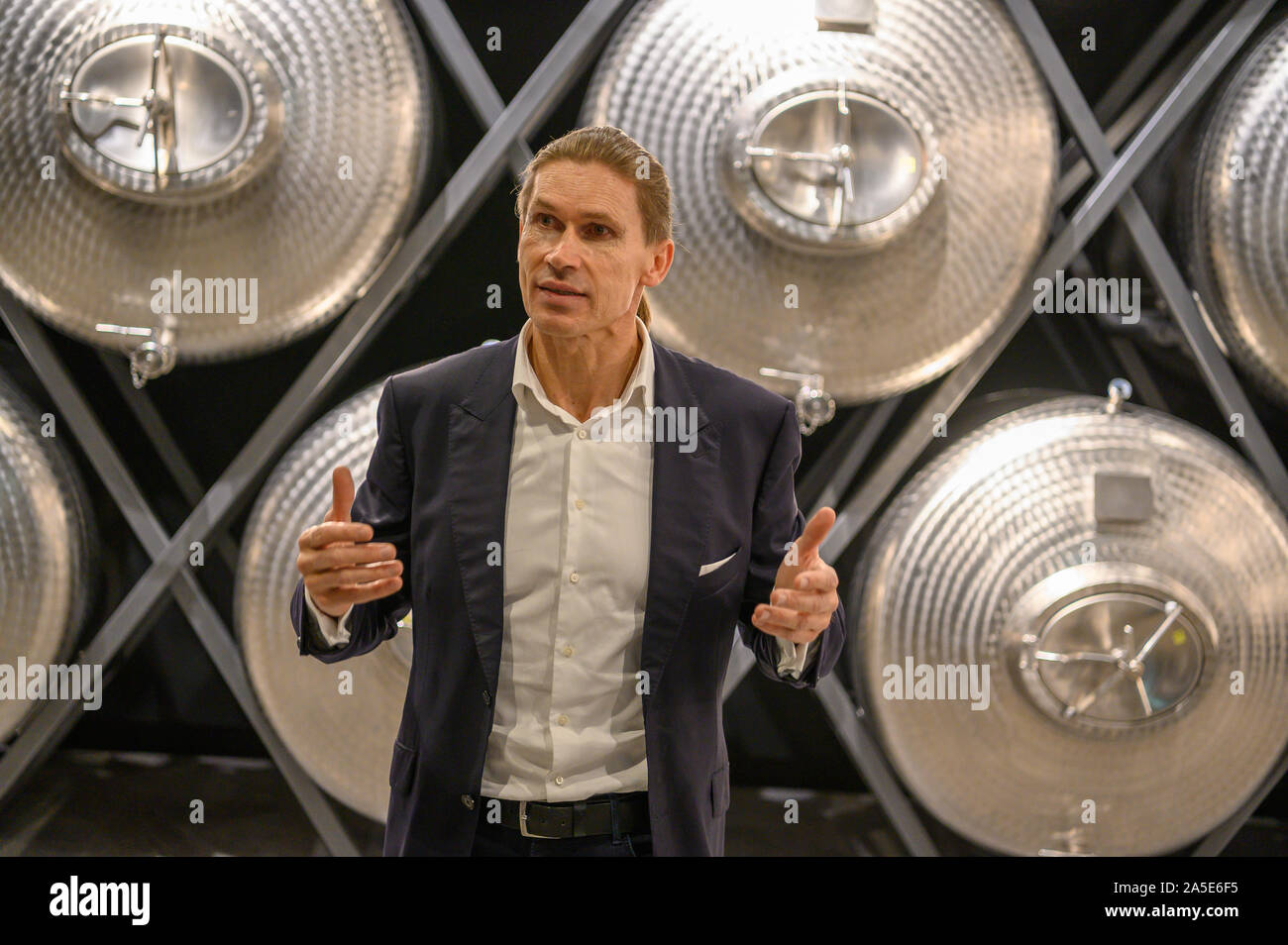 Roman Niewodniczanski of Van Volxem winery, Saar, Germany Stock Photo ...