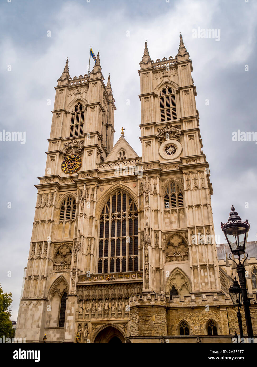 Westminster abbey western facade hi-res stock photography and images ...
