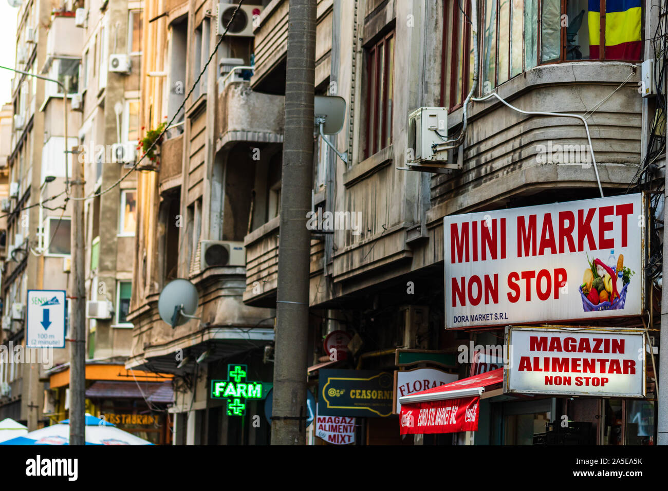 Romanian street signs hi-res stock photography and images - Alamy