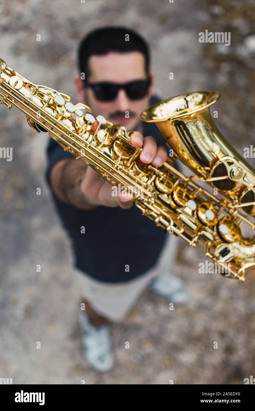 Actitud musical hi-res stock photography and images - Alamy