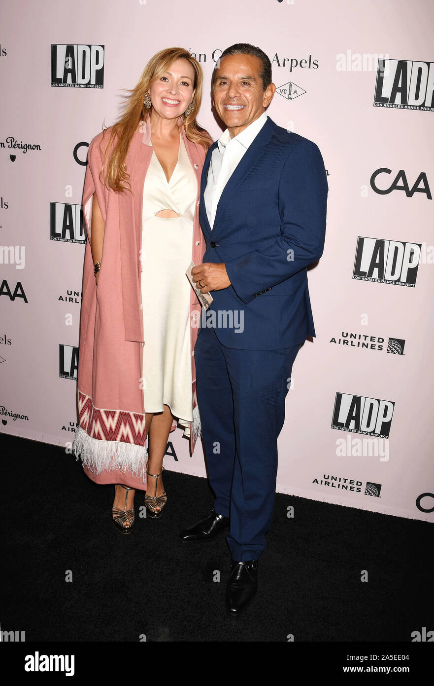 LOS ANGELES, CA - OCTOBER 19: Patricia Govea and Antonio Villaraigosa ...