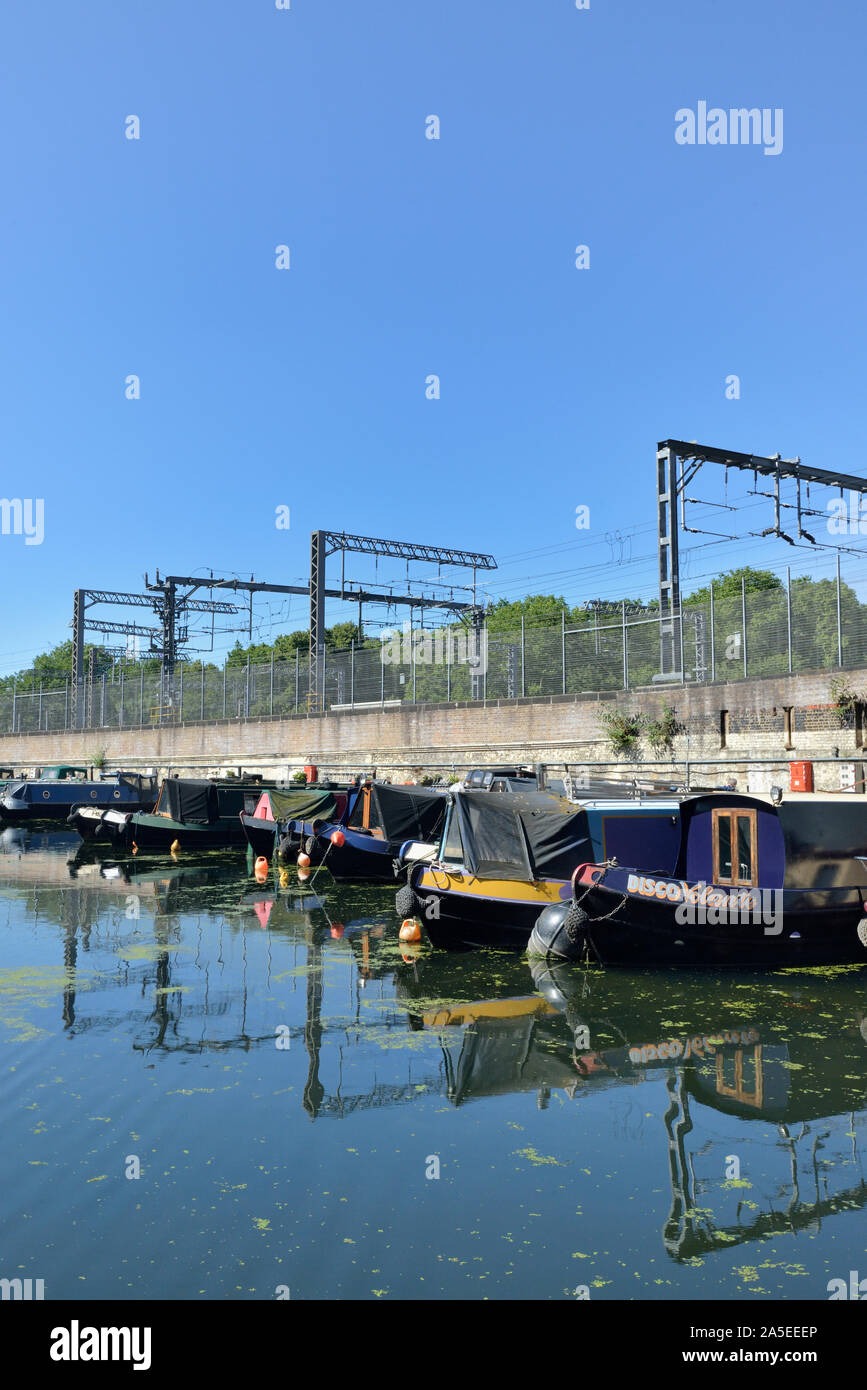St pancras yacht basin hi-res stock photography and images - Alamy