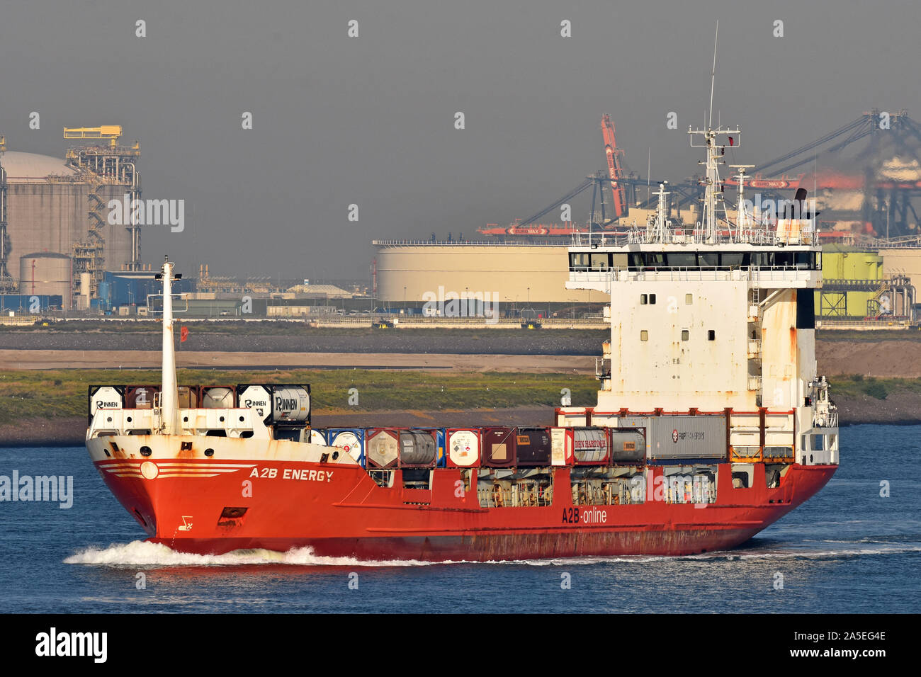 Container vessel feeder feeder ship hi-res stock photography and images ...