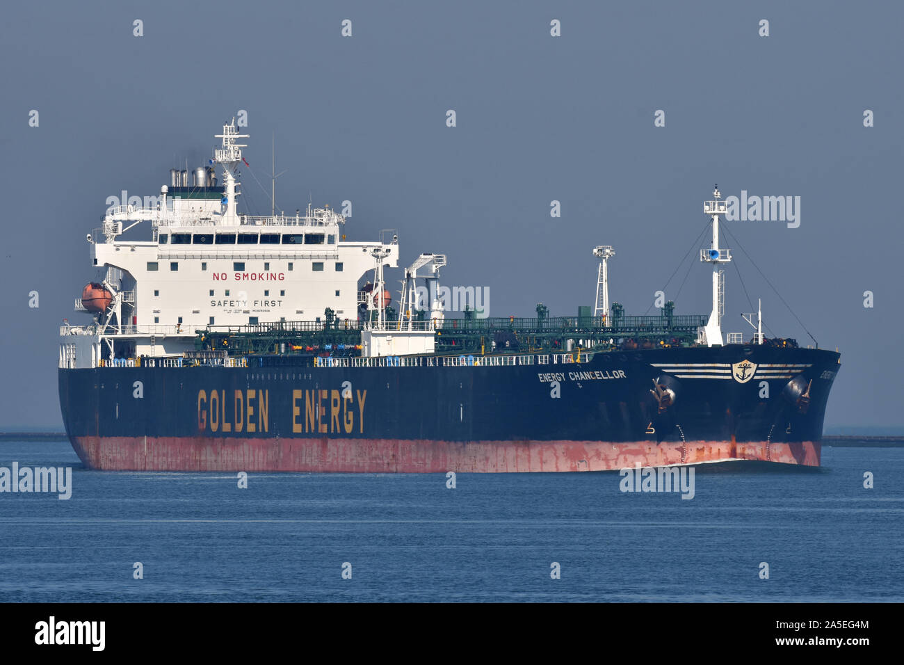 Crude oil vessel hi-res stock photography and images - Alamy