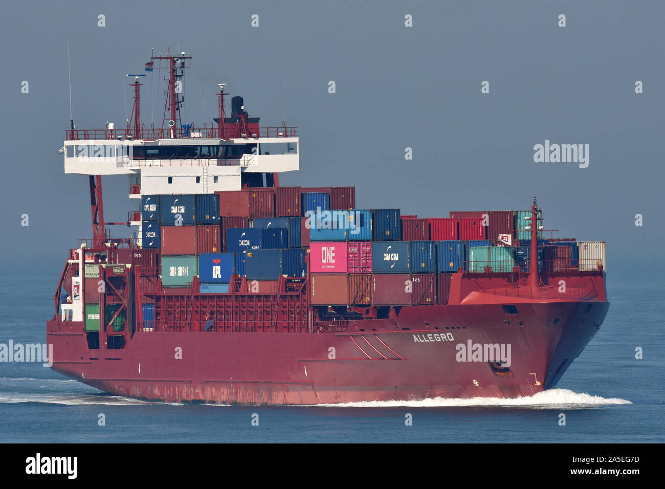 Container vessel feeder feeder ship hi-res stock photography and images ...