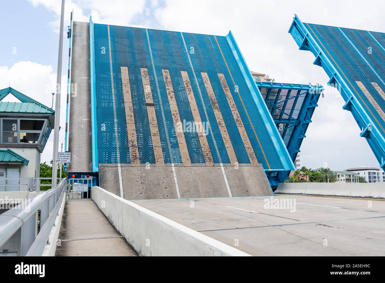 Bridge draw drawbridge florida hi-res stock photography and images - Alamy