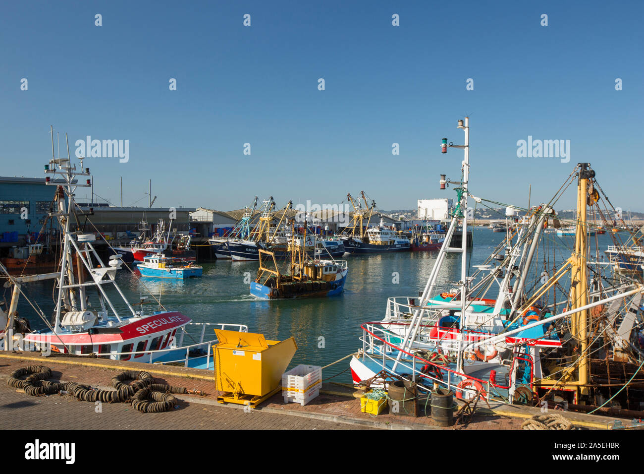 Brixham devon harbour fishing boats boats hi-res stock photography and ...