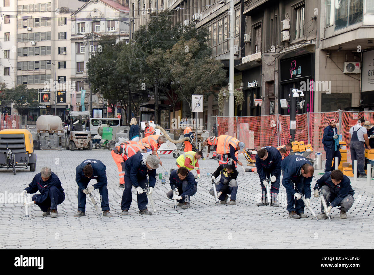 Group construction workers hi-res stock photography and images - Alamy
