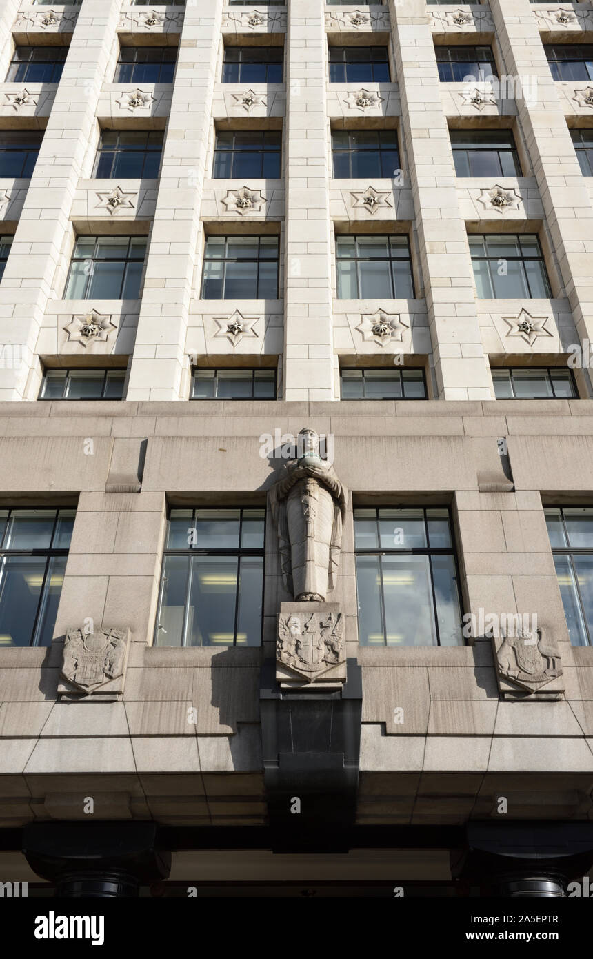 Adelaide House, City of London England UK Stock Photo - Alamy