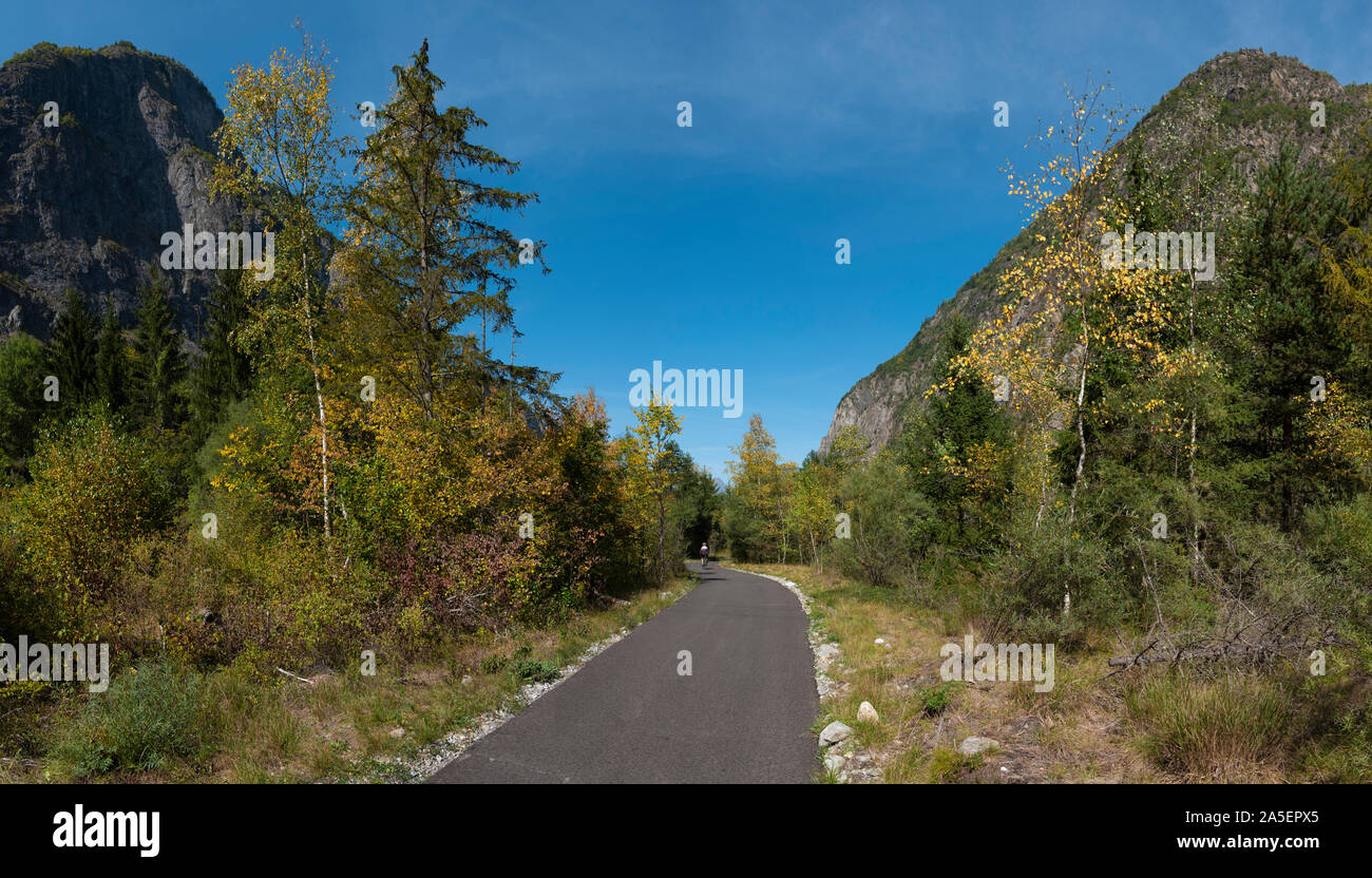 Cycle path from Bourg d'oisans to Venosc, France Stock Photo - Alamy