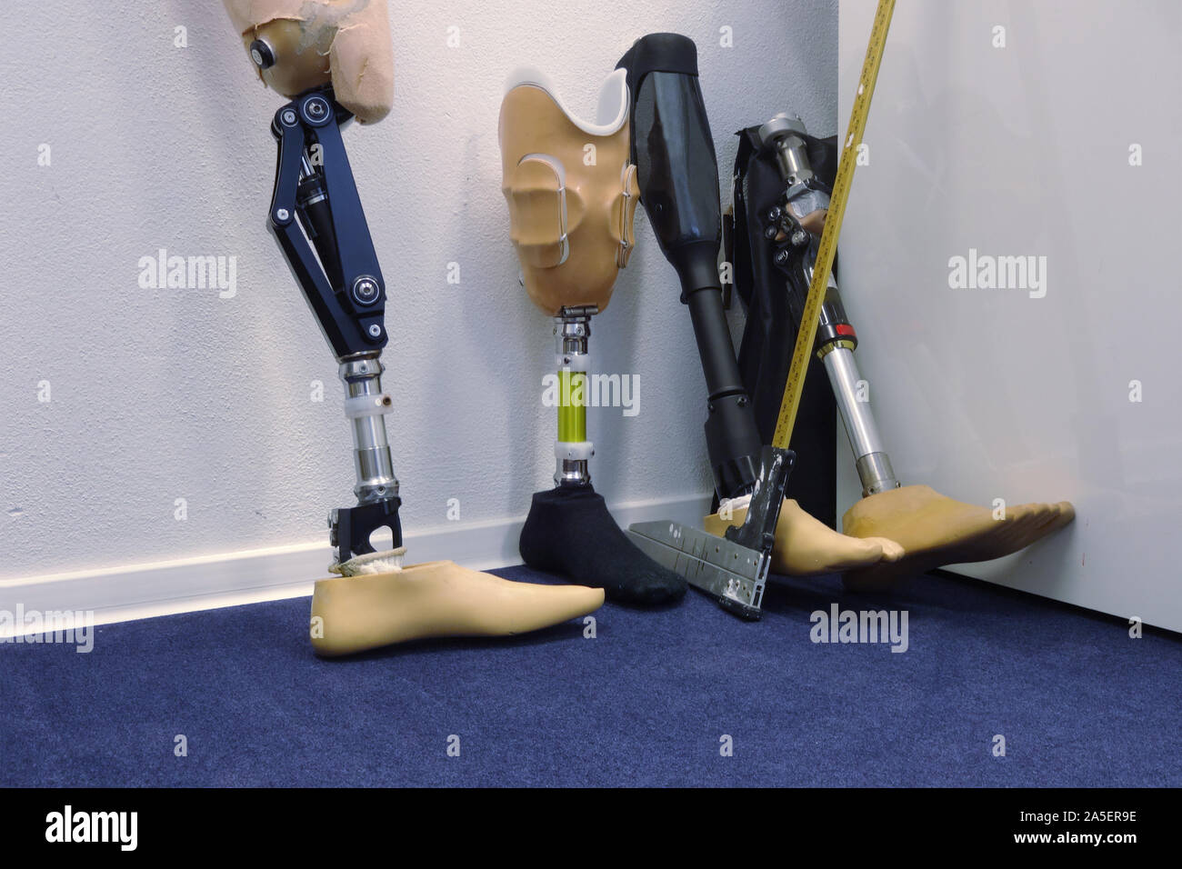 Prosthesis handicapped disabled amputee hi-res stock photography and ...