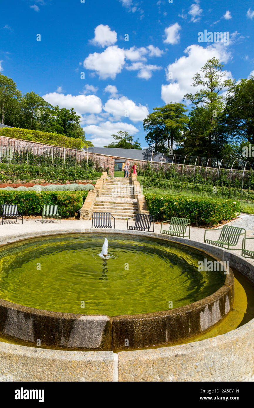 The egg-shaped Parabola Walled Garden contains 267 apple tree varieties ...