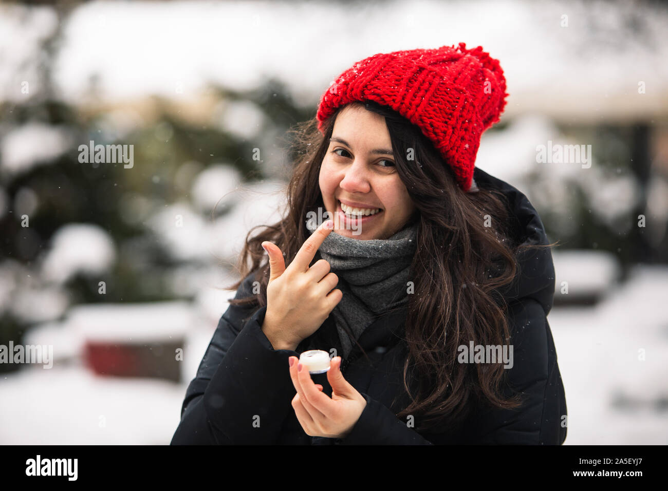 Applying cream woman cold hi-res stock photography and images - Alamy