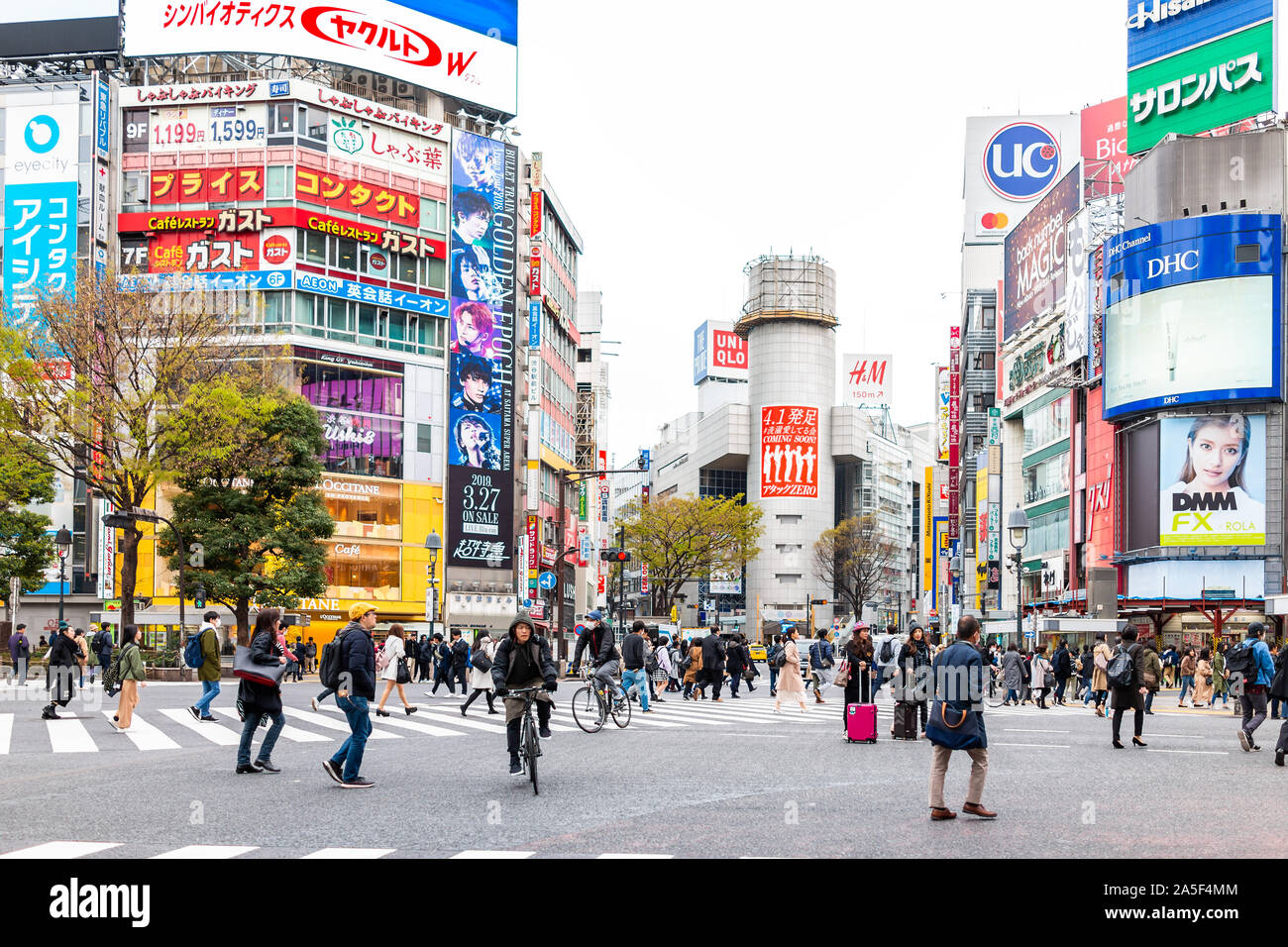 Tokyo, Japan - March 28, 2019: Famous Shibuya crossing crosswalk in ...
