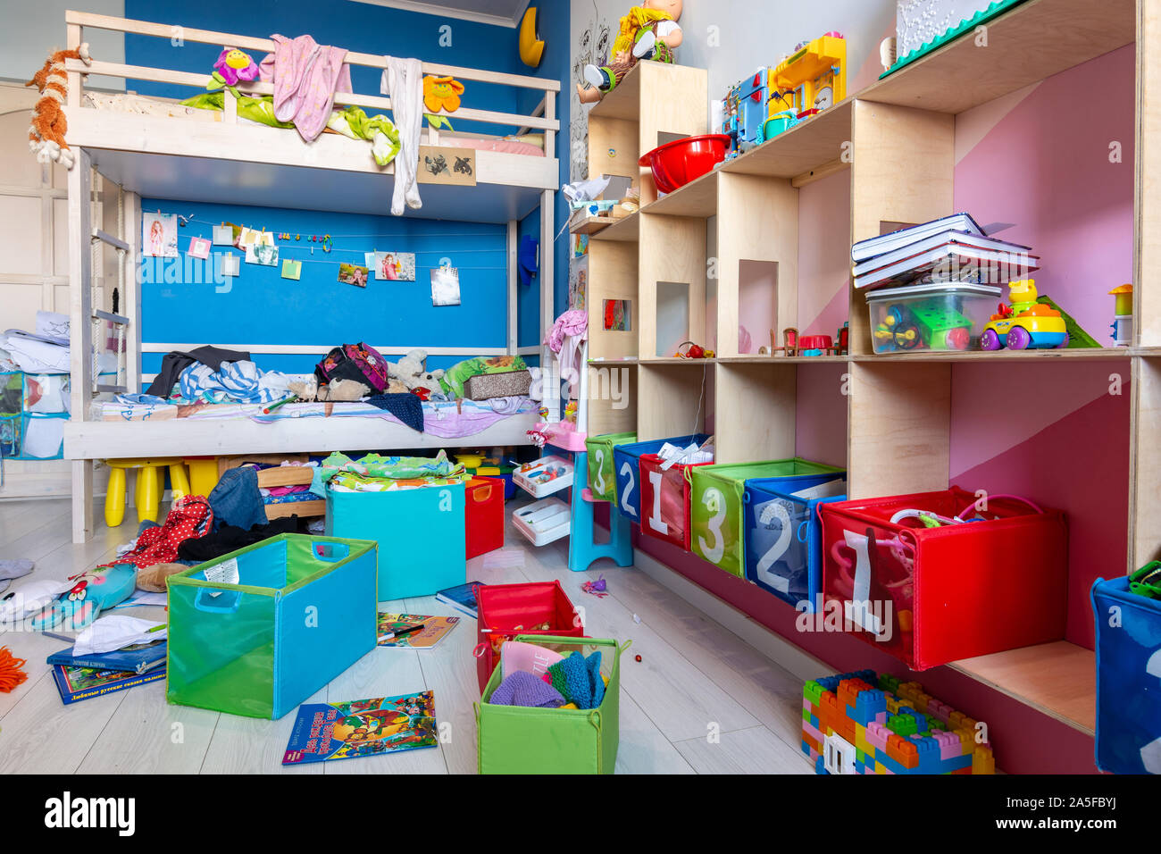 Scattered figures in hi-res stock photography and images - Alamy