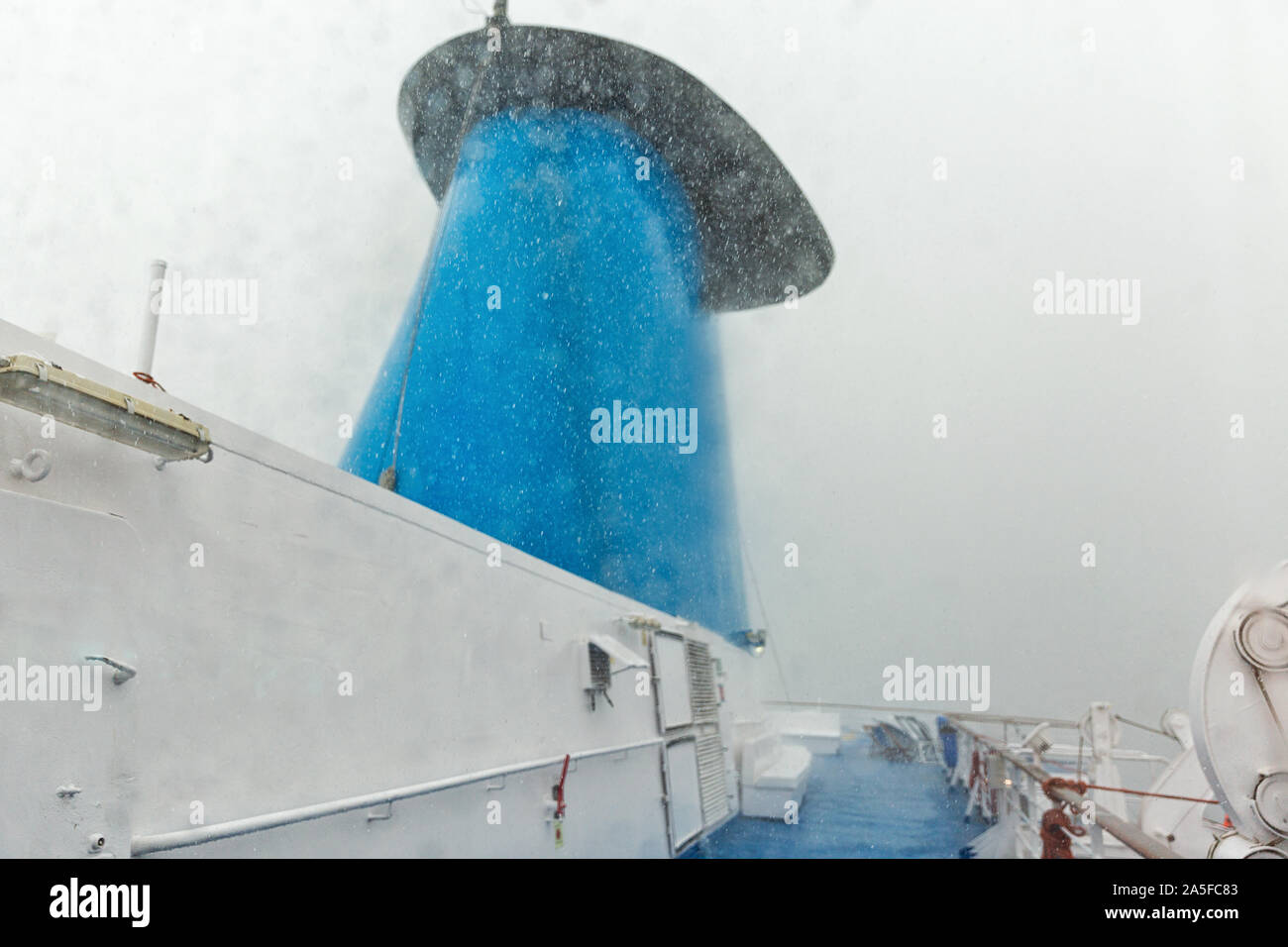 Water vessel hi-res stock photography and images - Alamy