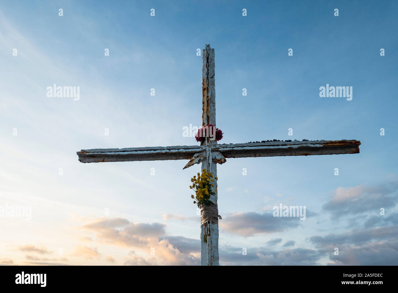 Steel cross hi-res stock photography and images - Alamy