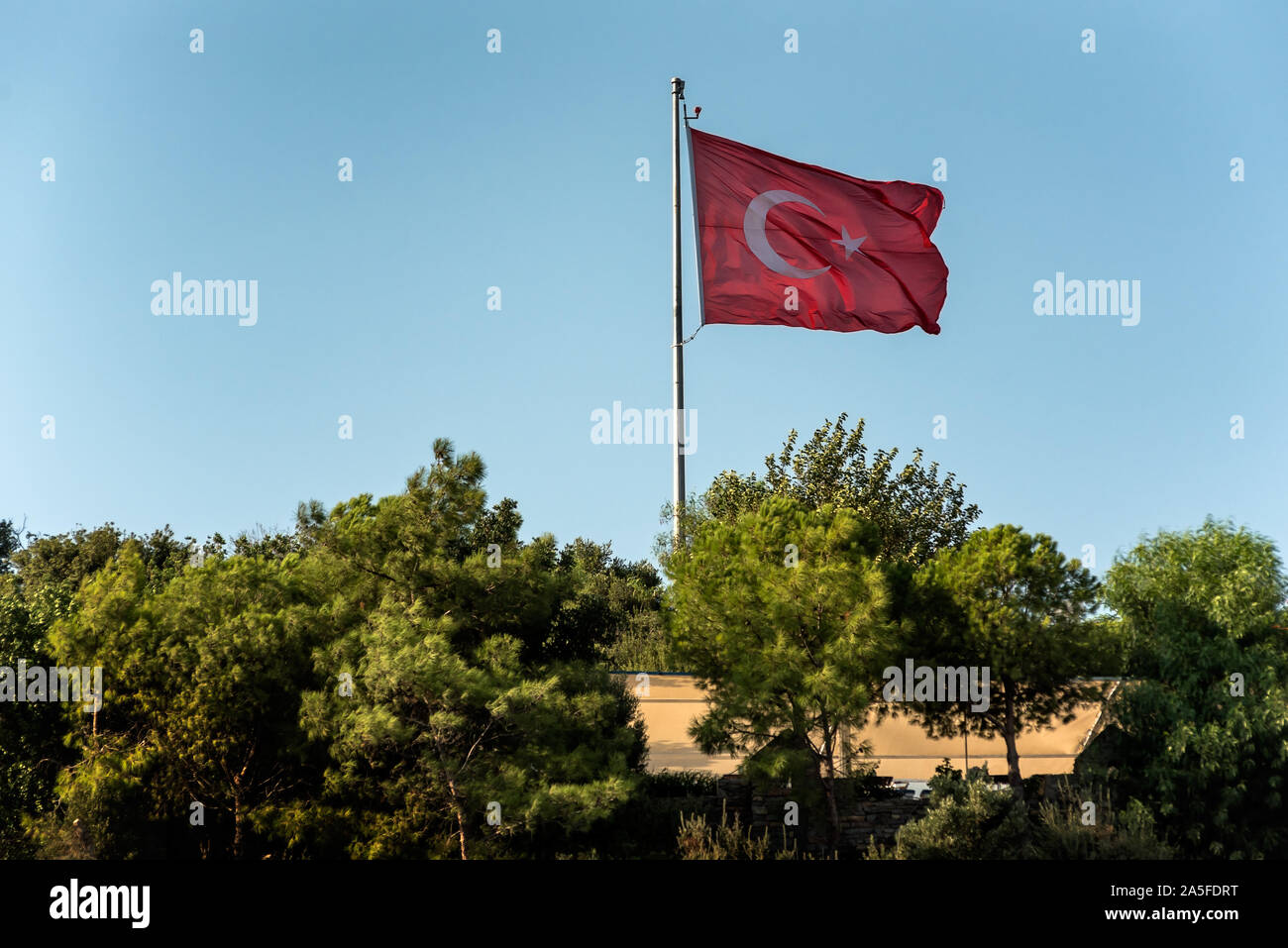 Muslim star moon on flag hi-res stock photography and images - Alamy
