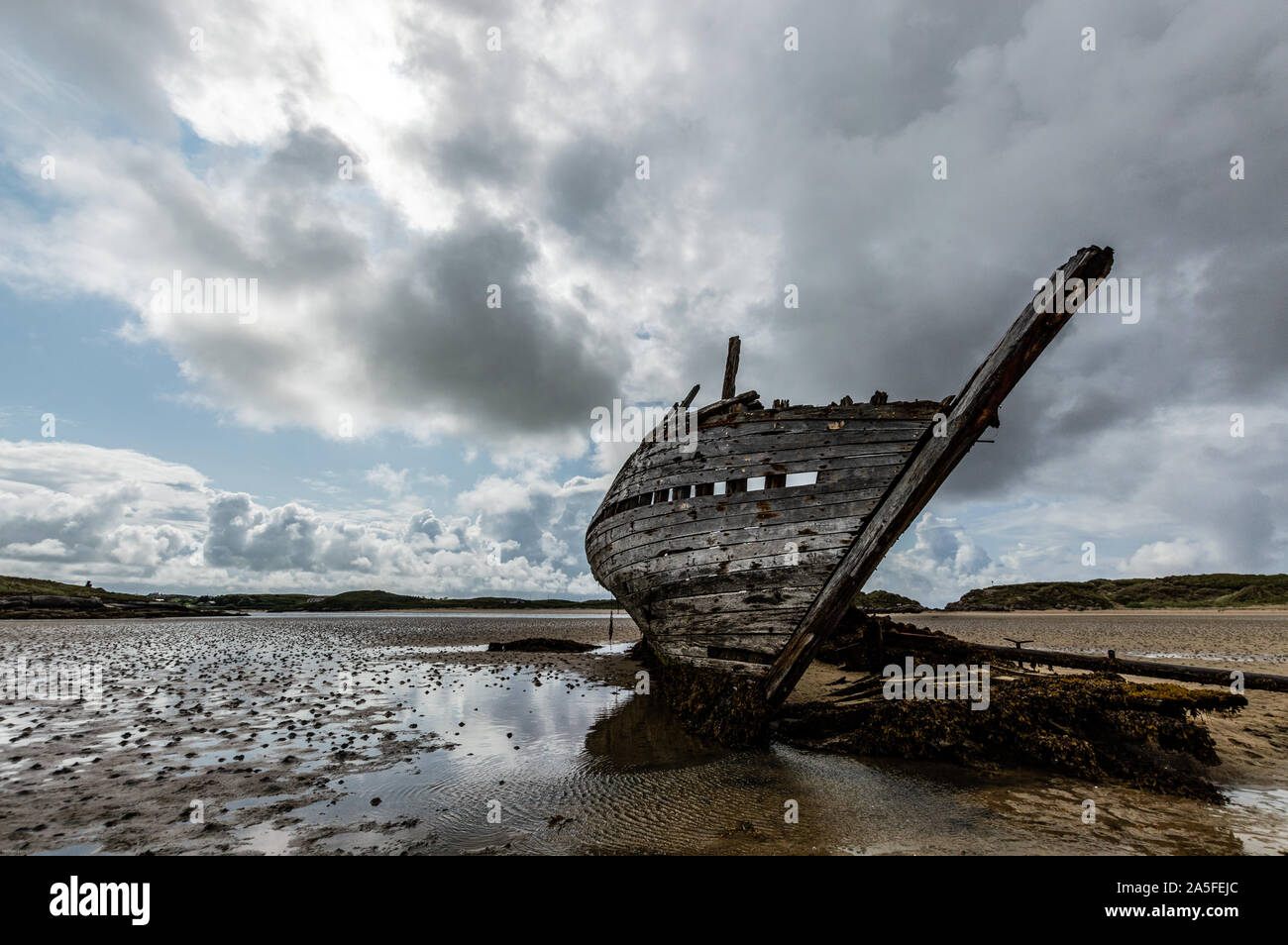 The trawler Cara na Mara (Friend of the Sea) grounded on Magheraclogher ...