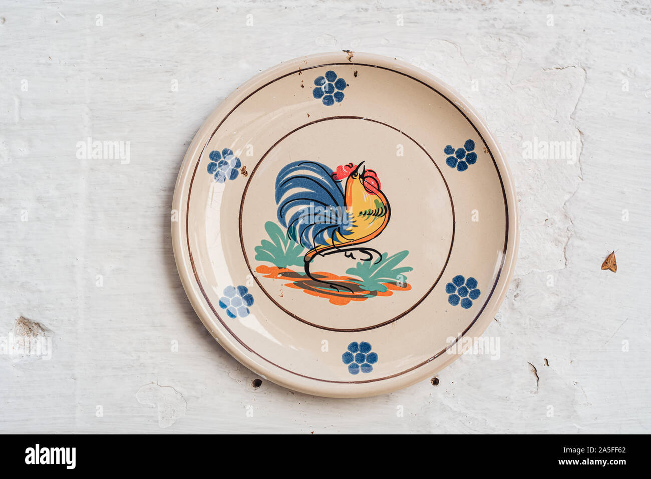 The iconic handicrafted ceramic plate from Grottaglie, Puglia Stock ...