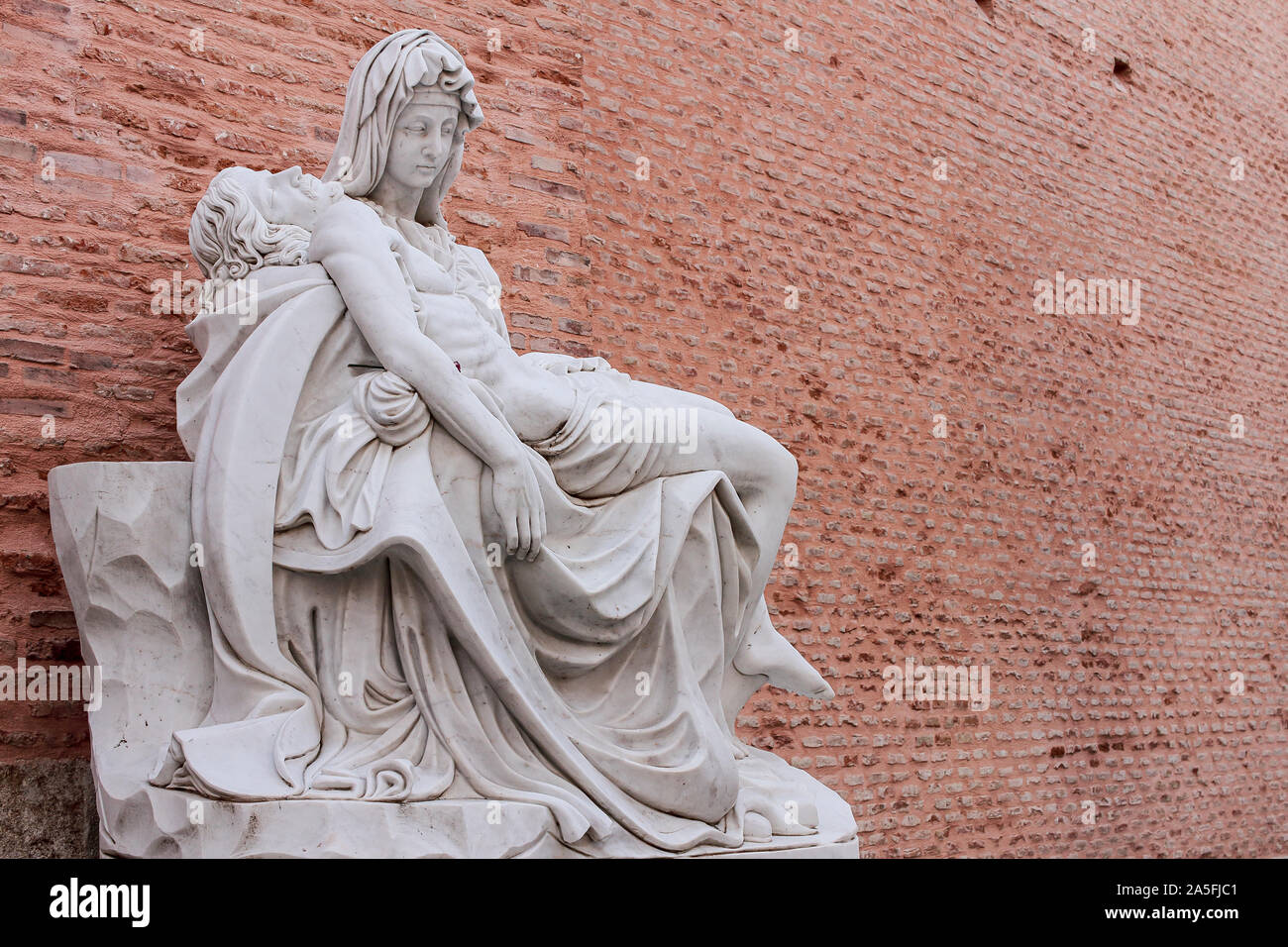 Closeup Pieta Michelangelo Statue High Resolution Stock Photography and ...