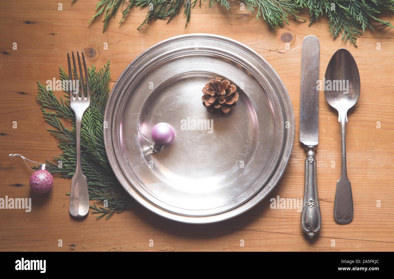 Vintage table setting hi-res stock photography and images - Alamy