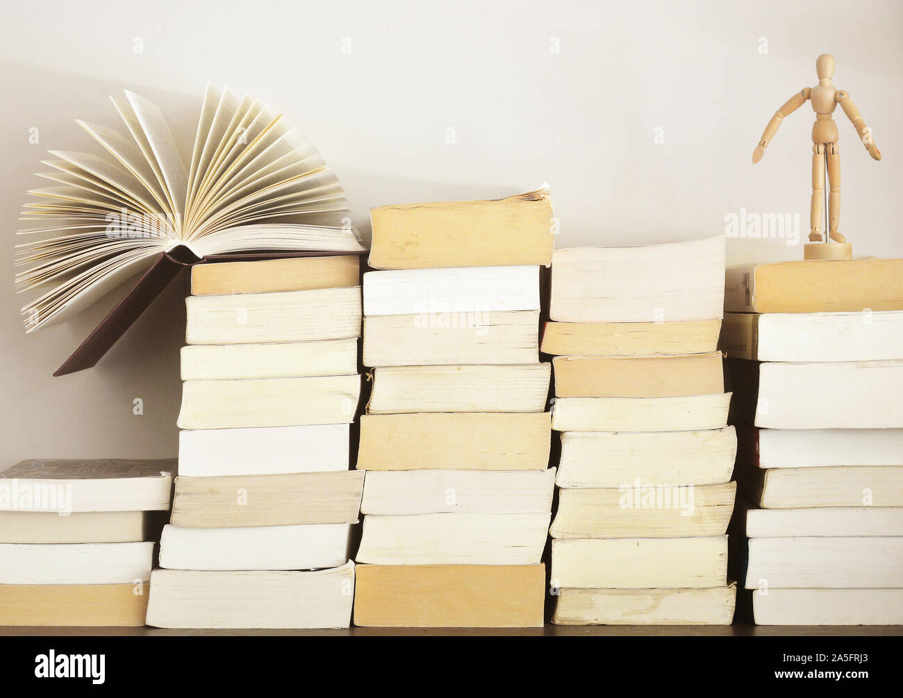 Artists life model hi-res stock photography and images - Alamy