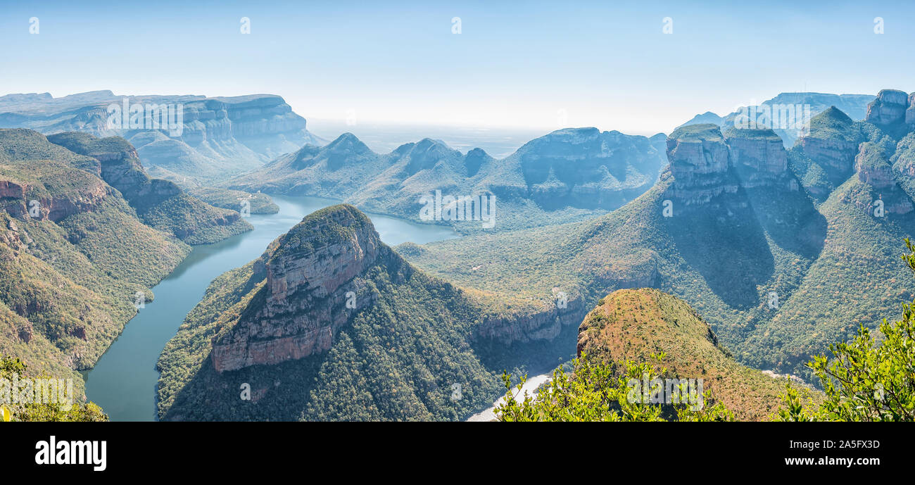Panorama of the Blyderivierspoort Dam and the Three Rondavels in the ...