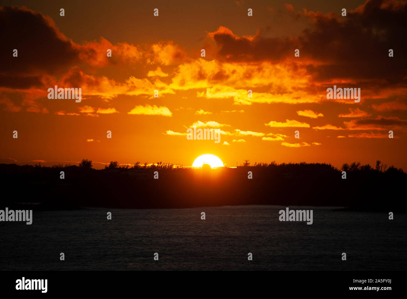 Close up landscape exotic island hi-res stock photography and images ...