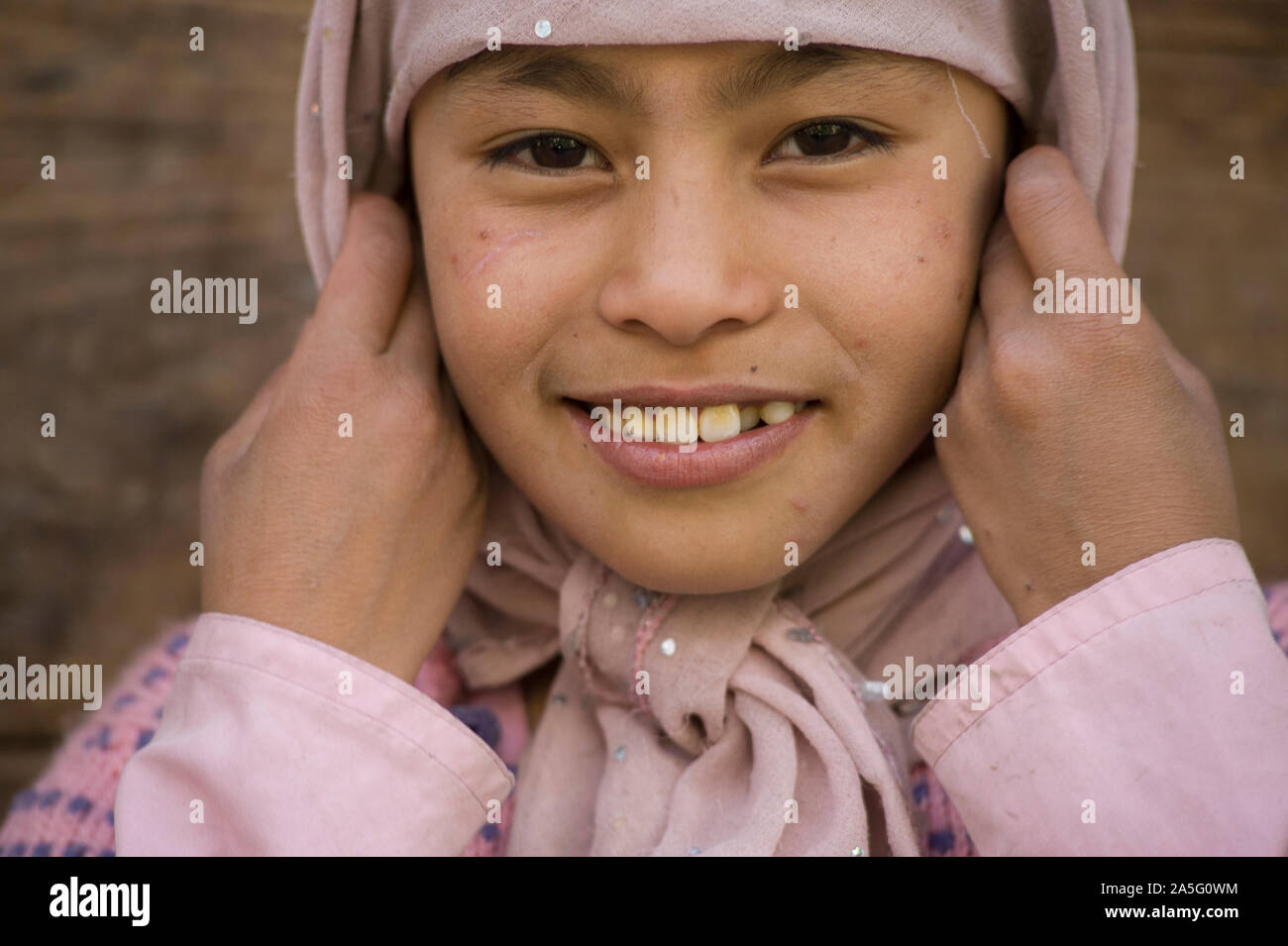 Kashmir girl hi-res stock photography and images - Alamy