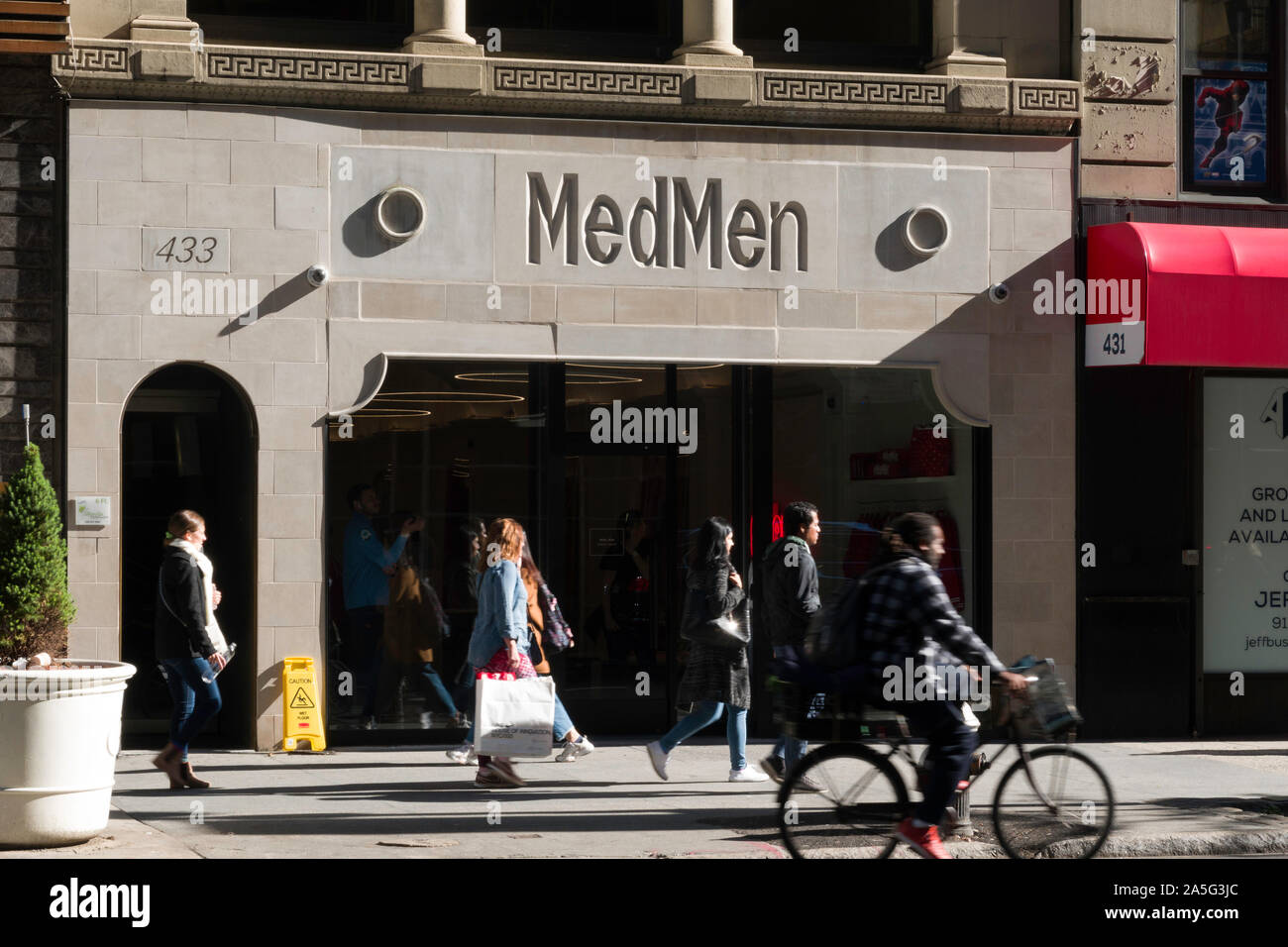 New york dispensary hi-res stock photography and images - Alamy