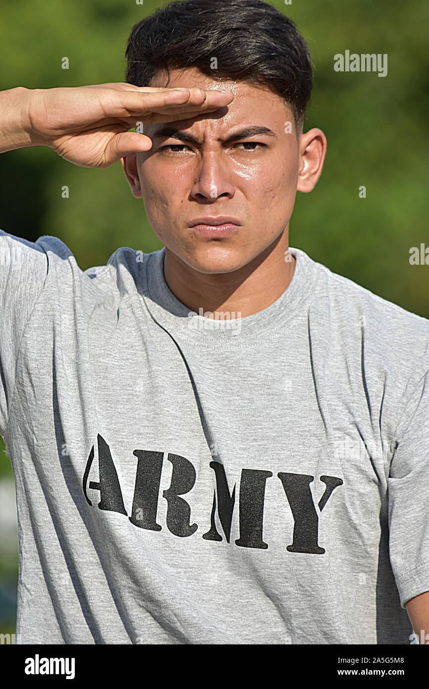 Army soldier saluting hi-res stock photography and images - Alamy