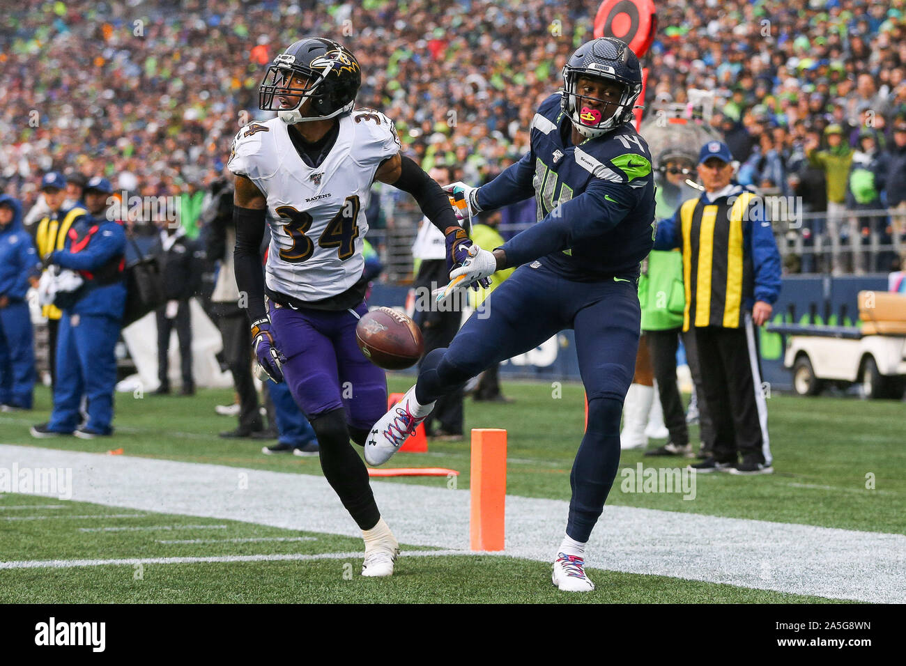Dk metcalf seattle hi-res stock photography and images - Alamy