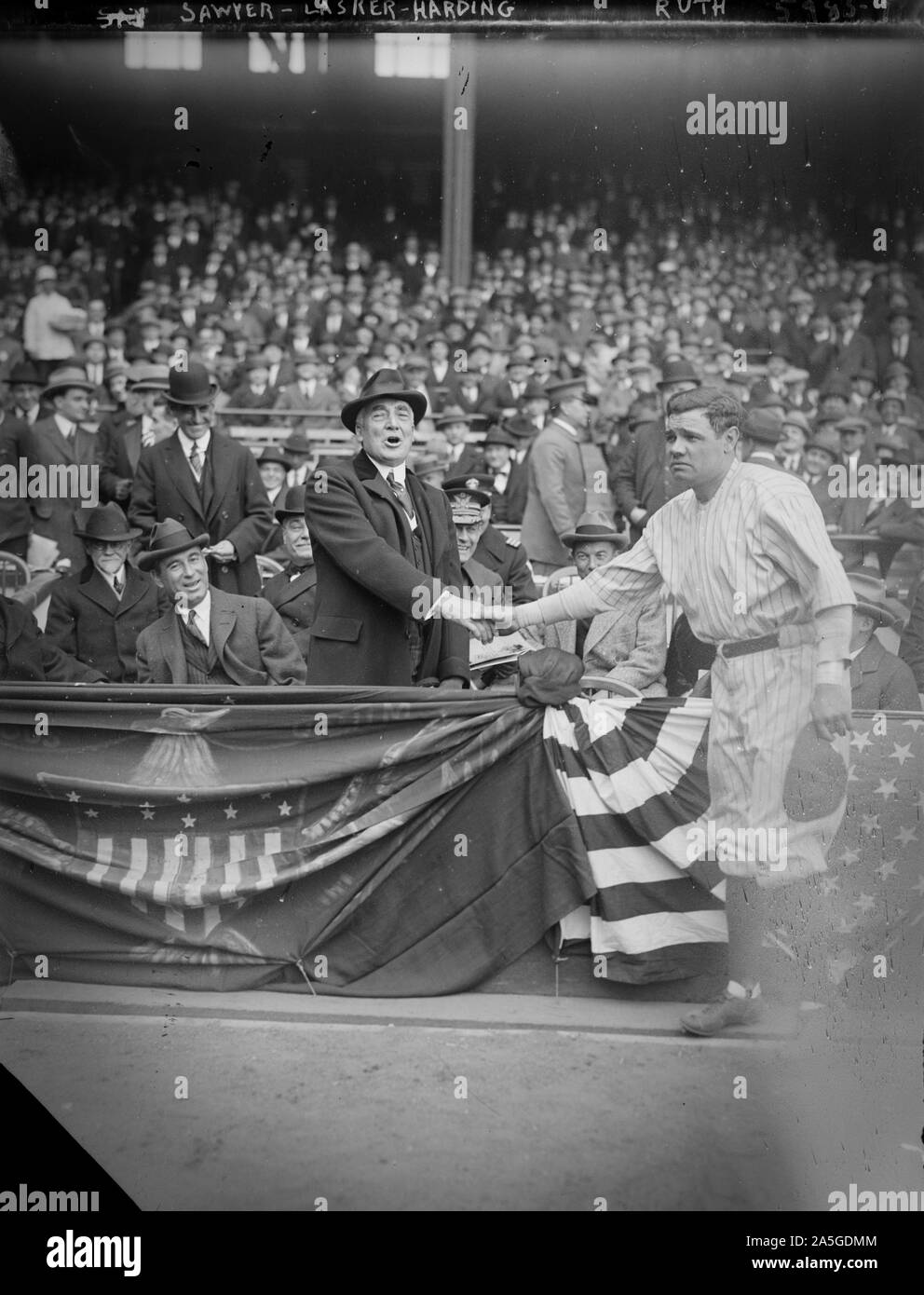 Sultan hands Black and White Stock Photos & Images - Alamy