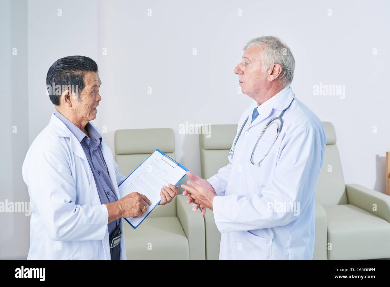 General practitioners hi-res stock photography and images - Alamy