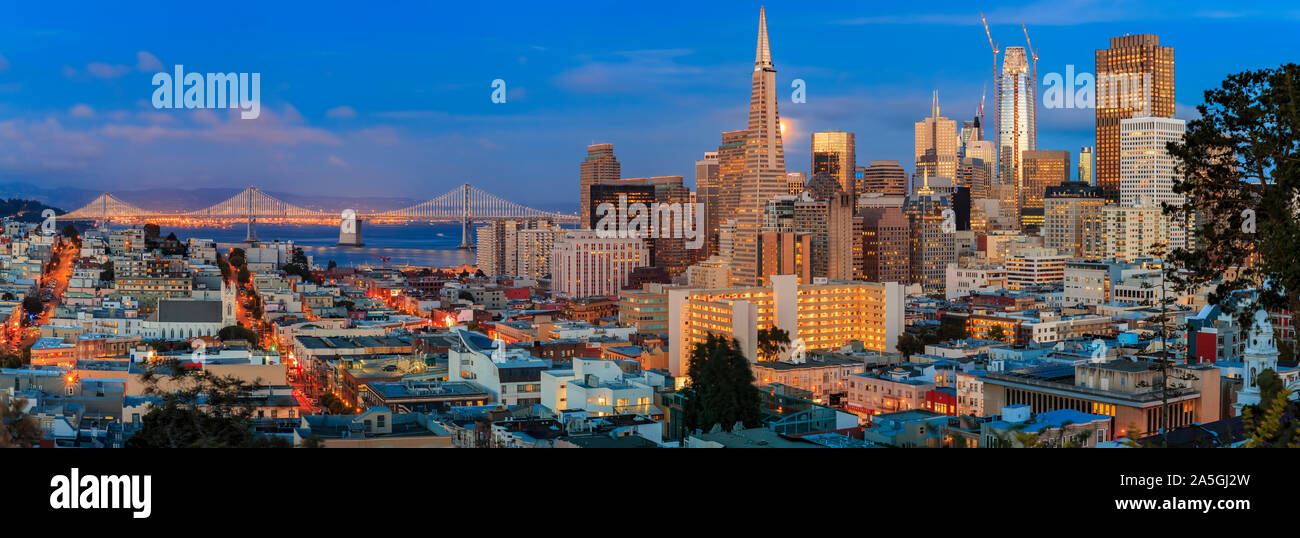 San Francisco city skyline panorama at dusk with downtown skyline and ...