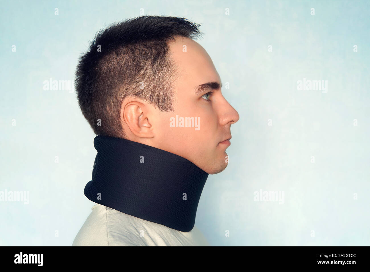 Neck brace hospital hi-res stock photography and images - Alamy