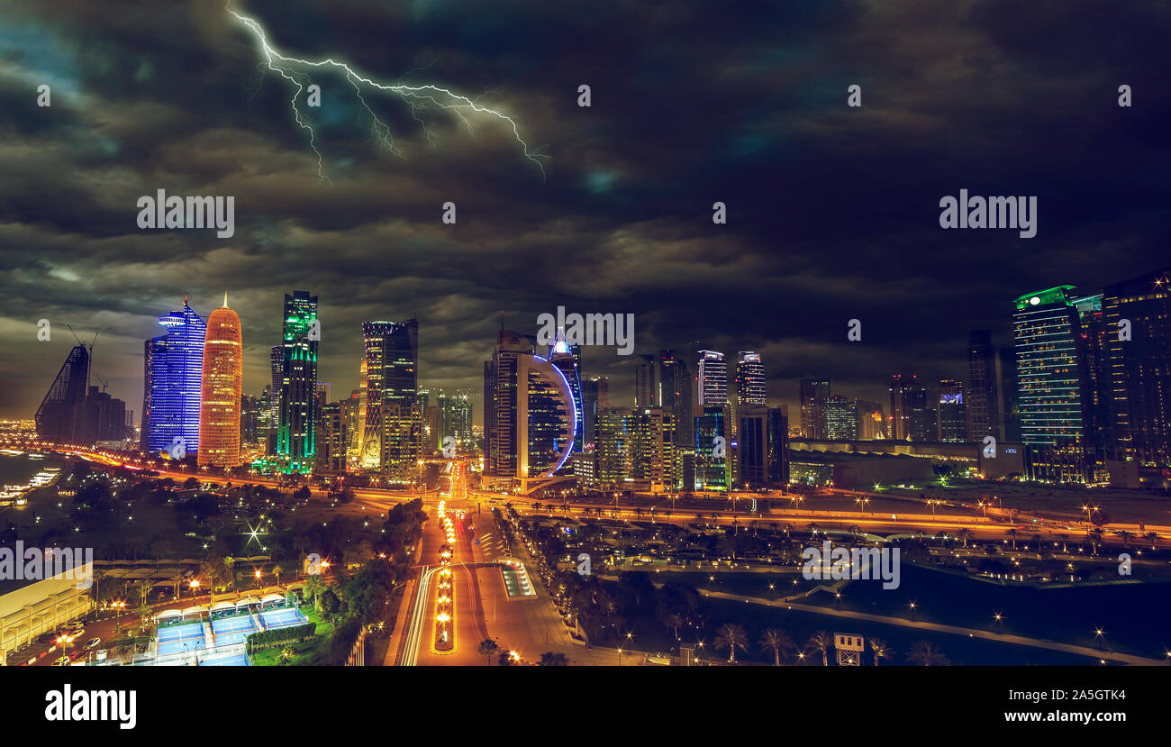 2022 building doha aerial hi-res stock photography and images - Alamy