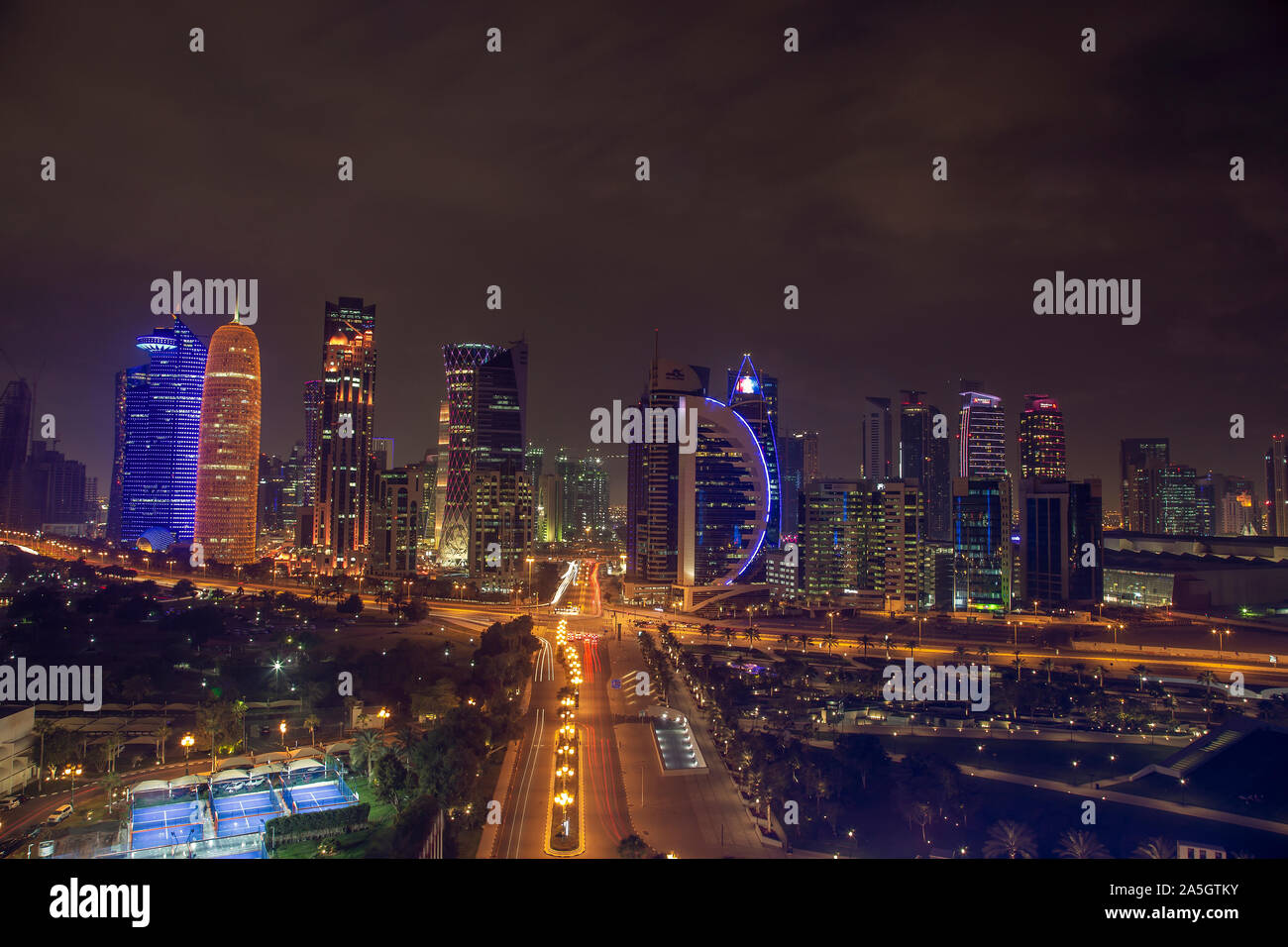 2022 building doha aerial hi-res stock photography and images - Alamy