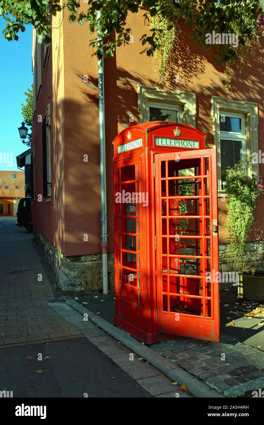 Broken phone box london hi-res stock photography and images - Alamy