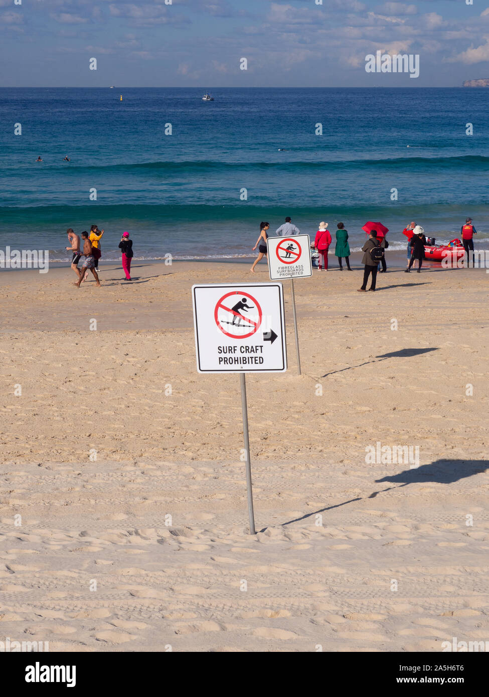 Beach signs hi-res stock photography and images - Alamy