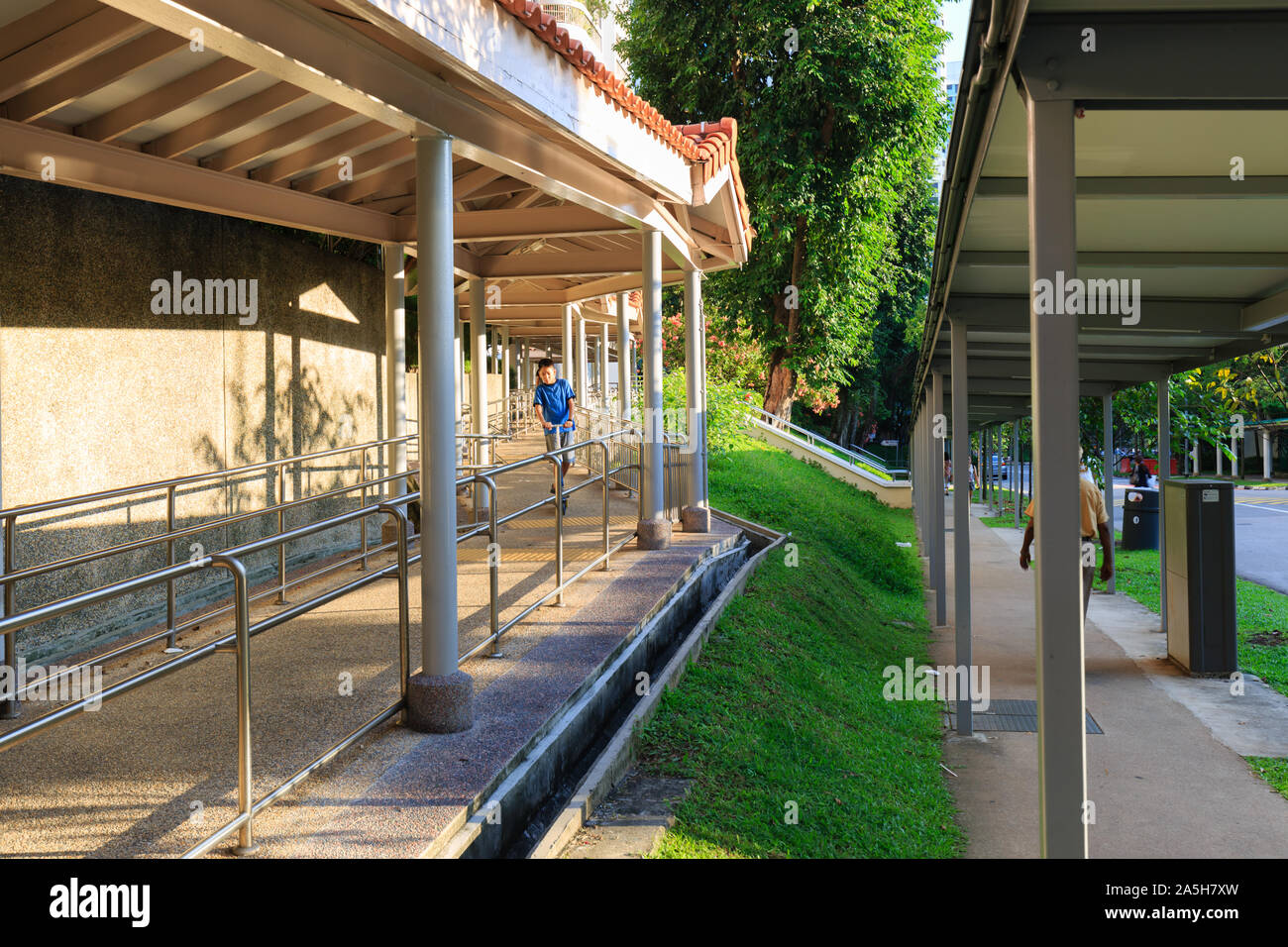 Singapore-05 MAY 2018:shelter pathway in Singapore,can shelter from ...