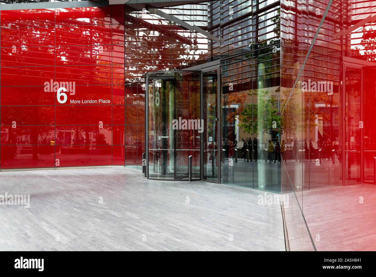 More london place hi-res stock photography and images - Alamy